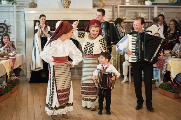 Programe speciale de Paști la TVR 1. Fuego face dezvăluiri ...