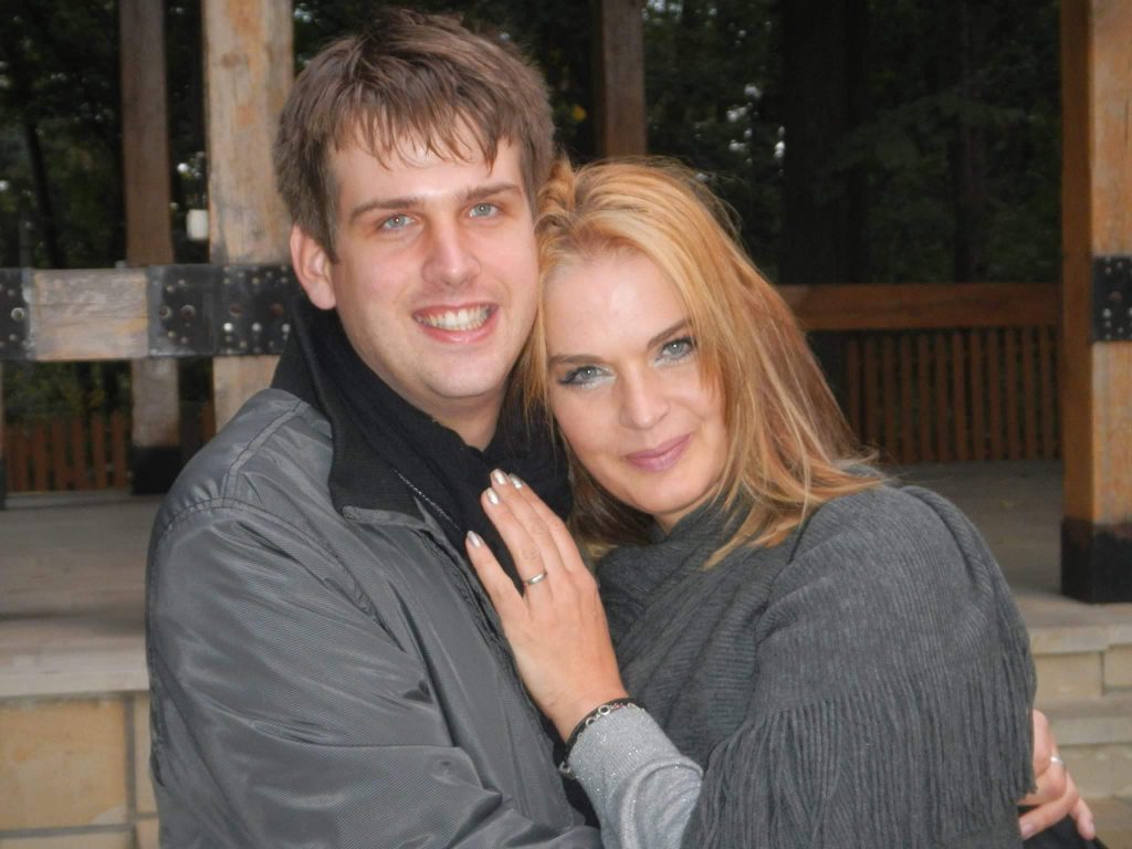 Manuela Hărăbor, despre cum e să fie mamă de copil cu autism. „Cât de ...