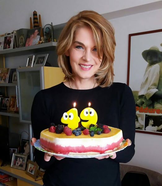 Manuela Hărăbor a împlinit 49 de ani. Ce surpriză i-a făcut fiul ei ...