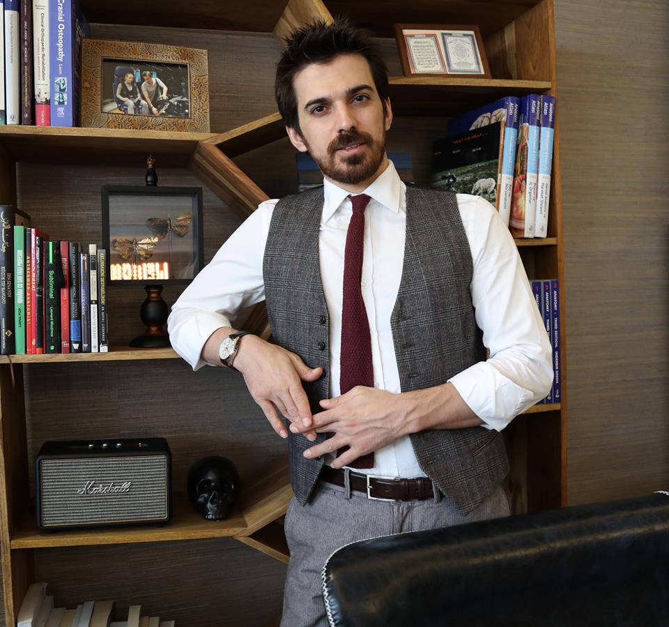 Tuncay Ozturk spune lucrurilor pe nume. „Jurnalul relațiilor mele ...